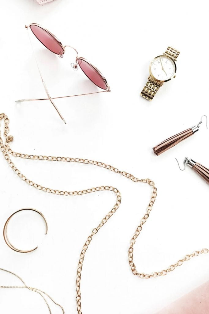 Accesorios de moda que no pasan de moda: 10 complementos imprescindibles